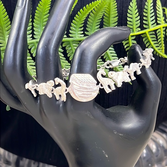 Vintage | Jewelry | Vintage Sterling Silver Diamond Etched Noahs Ark ...